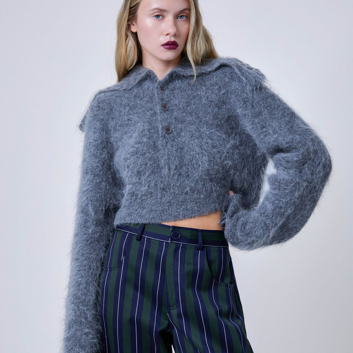 Zoe Crop Sweater Flint Gray – Art Dealer